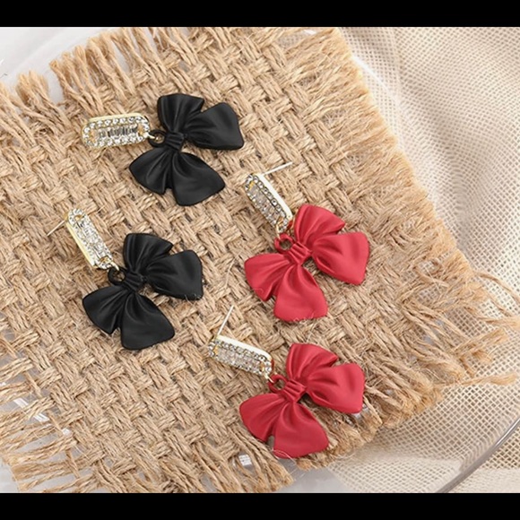 Jewelry | Nwt Generic Channel V Ribbon Bow Dangle Rhinestone Vintage ...